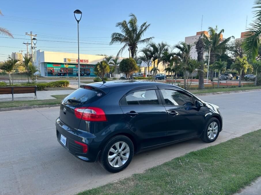 Auto Usado KIA Rio 2016 44.000 Kms. | Autopia.com.bo